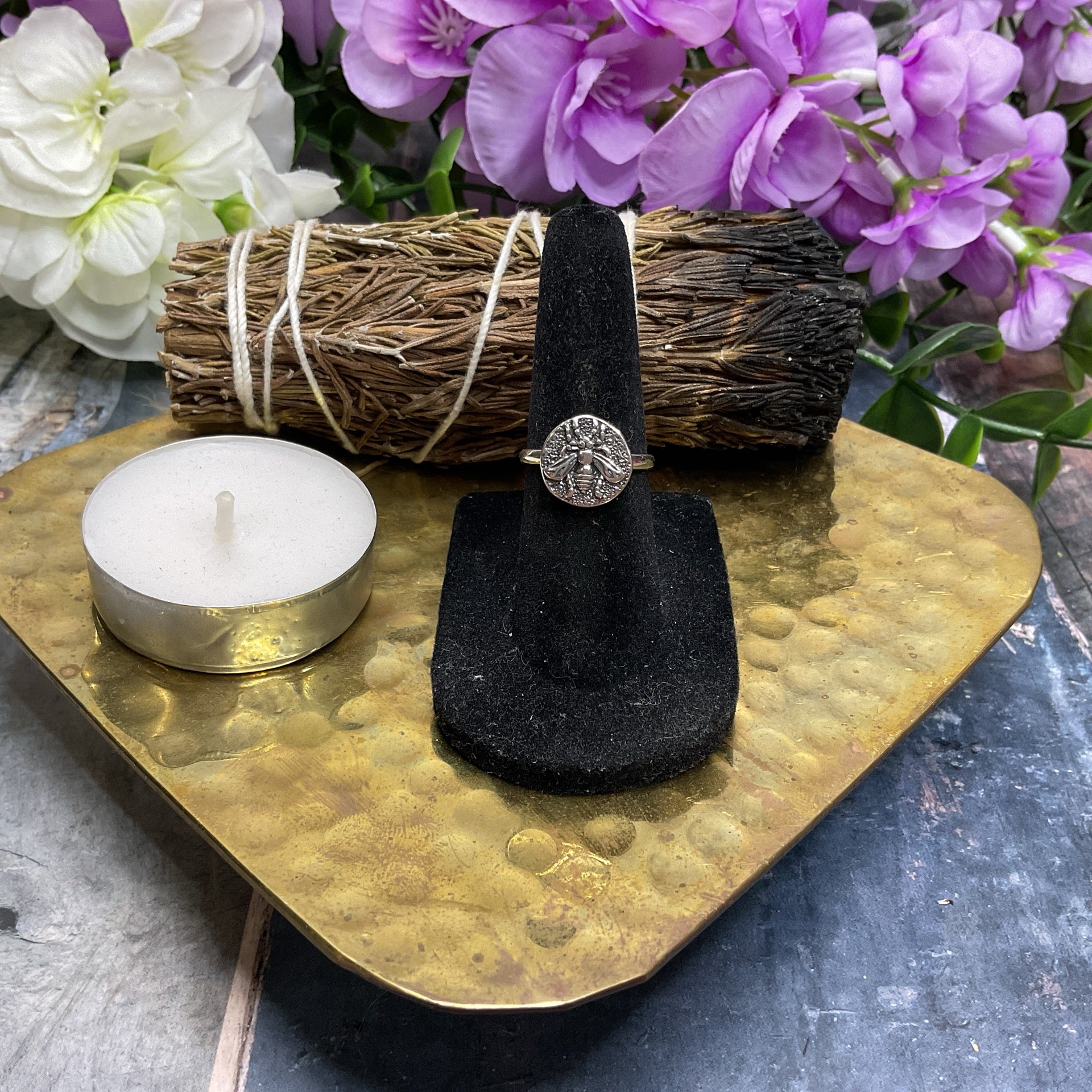 Bee 5 | Bone and Branch