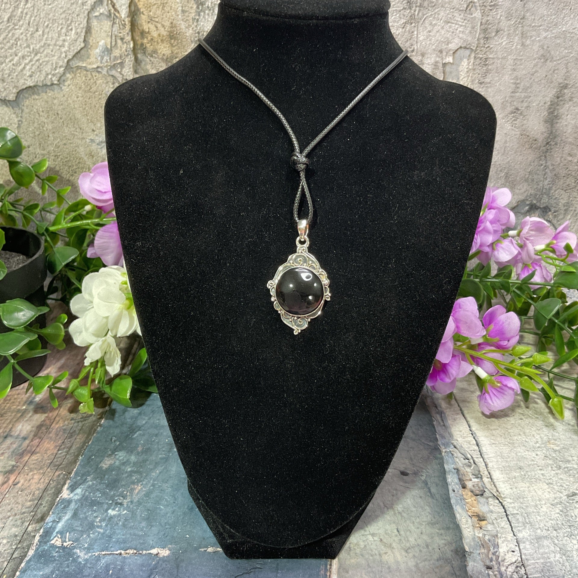 Onyx Pen. | Bone and Branch